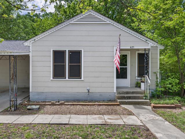 621 S Main St