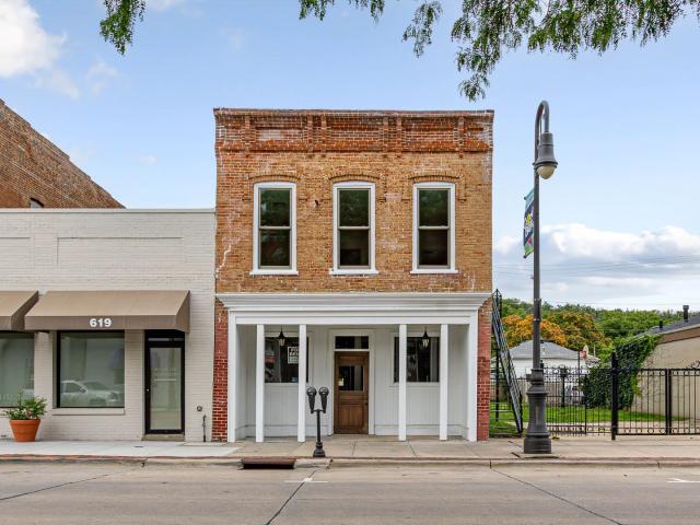 621 S Main St