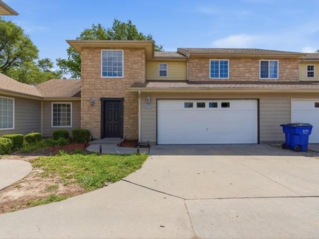 621 Seitz Ct, Junction City, KS 66441