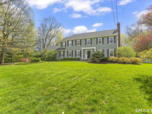 621 Shrub Oak Ln, Fairfield, CT 06824