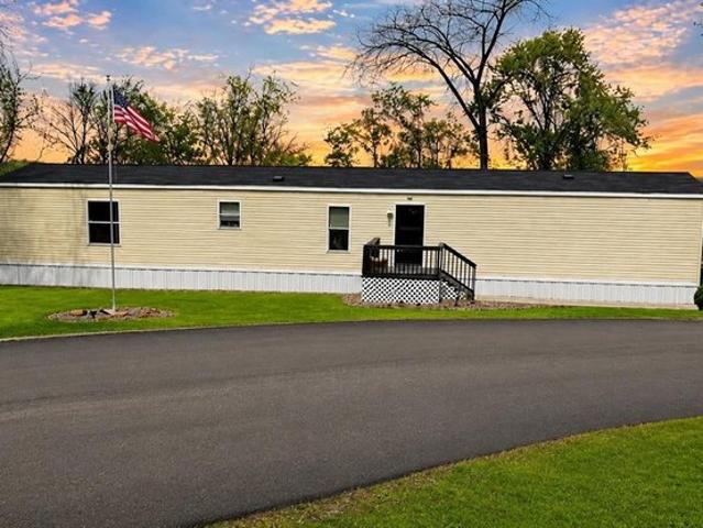 621 Park Ln, Mount Pleasant, PA 15666