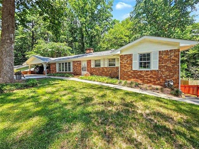 621 Rays Rd, Stone Mountain, GA 30083