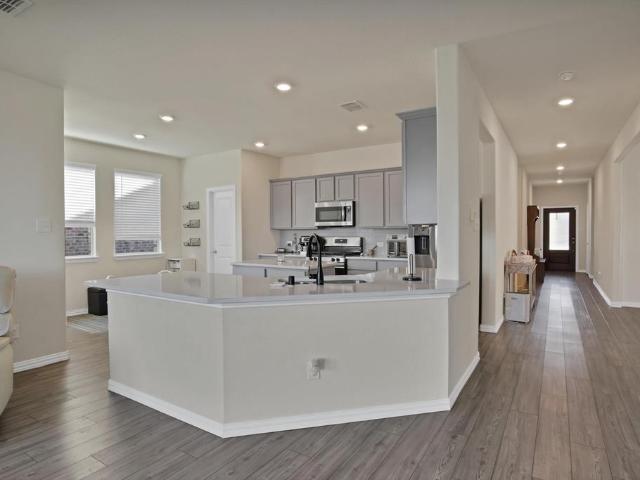 621 Ridgeback Trail