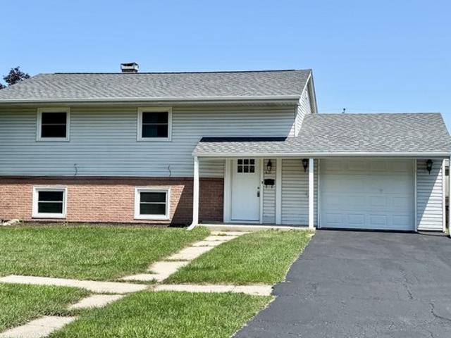 621 W 8th St, Belvidere, IL 61008