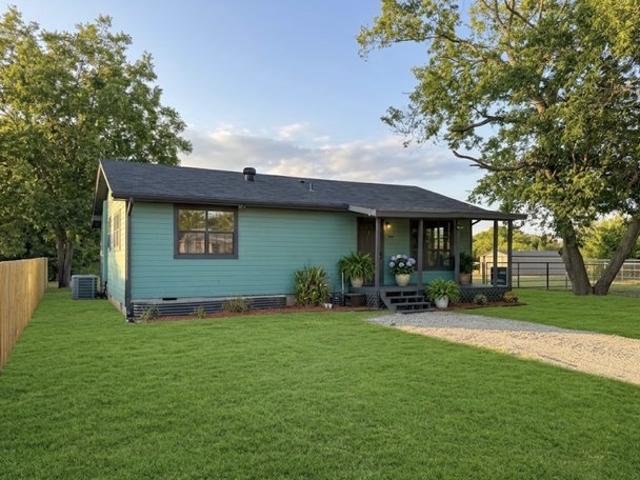 621 W 9th St, Kemp, TX 75143