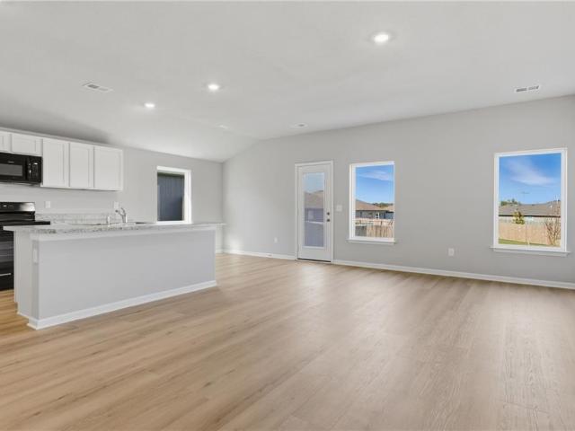 621 W Bluebird Street
