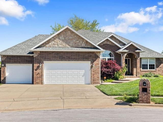 621 W Meadowgate Dr, Springfield, MO 65803