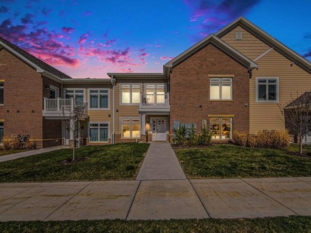 621 Woodland Dr, Dexter, MI 48130