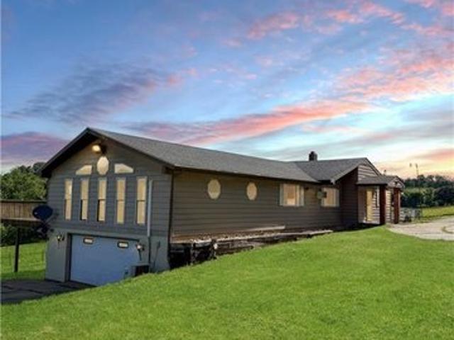621 Washington Pike, Avella, PA 15312