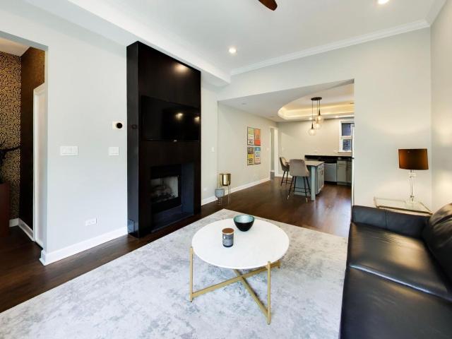 6224 N Wayne Avenue # 3