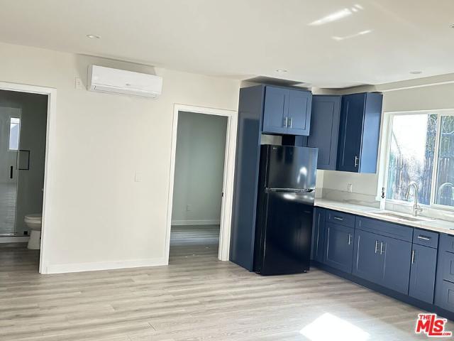 6224 1/8 De Longpre Avenue