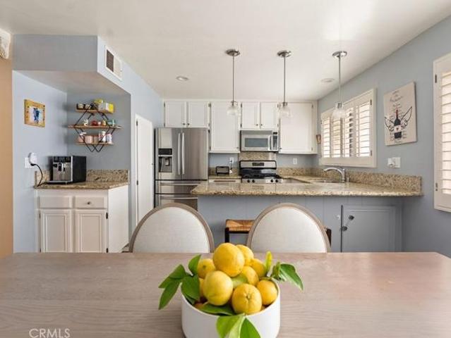 6225 Shoup Ave #103, Woodland Hills, CA 91367
