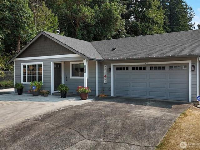 6225 41st Ave E, Tacoma, WA 98443