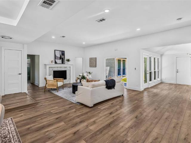 6226 La Cosa Drive