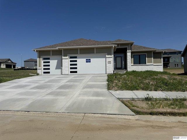 6227 N 210th St, Elkhorn, NE 68022