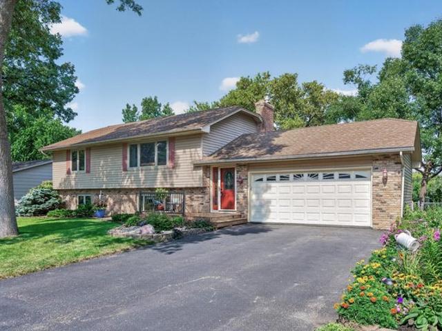 6227 Annapolis Ln N, Maple Grove, MN 55311