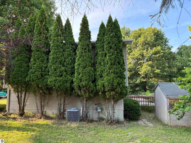 6228 Applewood Lane