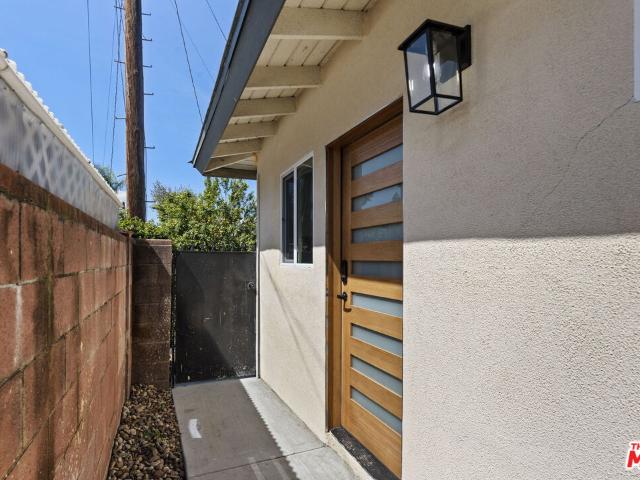 6229 Sylvia Ave, Tarzana, CA 91335 | MLS #26778 | Compass