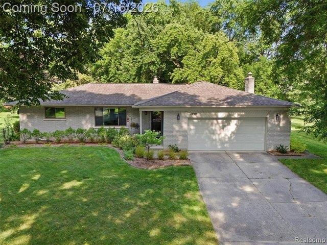 6229 Sandshores Dr, Troy, MI 48085