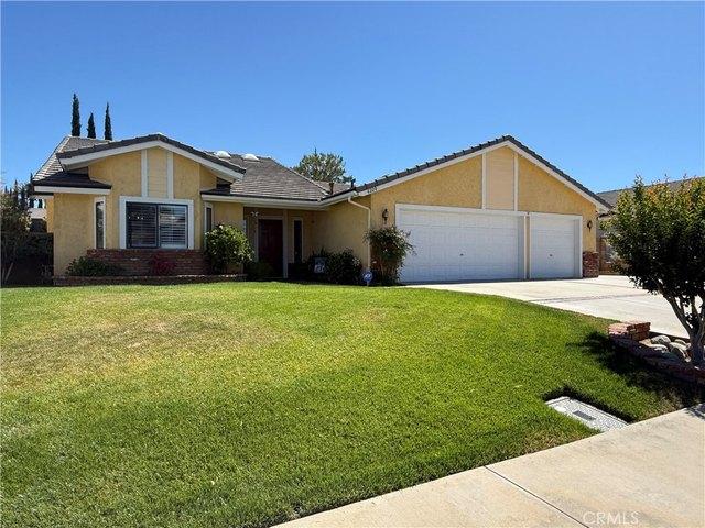 6220 Azalea Dr, Lancaster, CA 93536