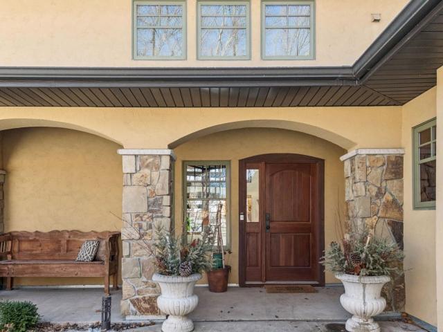 6220 Barberry Circle