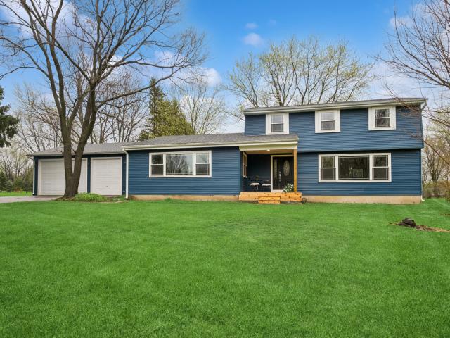 6220 Crescent Dr, Huntley, IL 60142 | MLS #12616