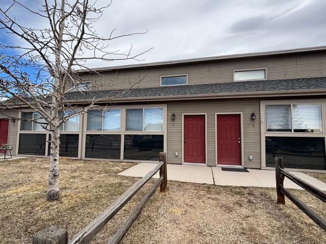 Amazing 2 bedroom, 2 bathroom Woodland Park Unit!