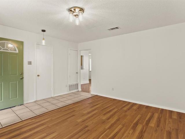 6220 Kingston Court