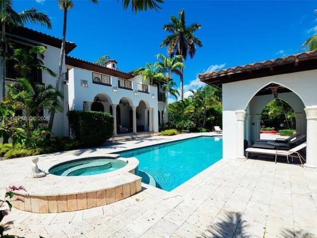 6220 SW 86th St, 6 beds, 5 full and 1 half baths