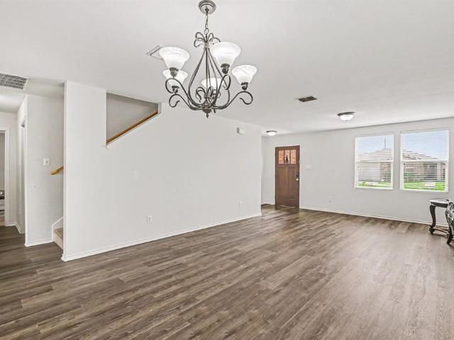6220 Thoroughbred Trail