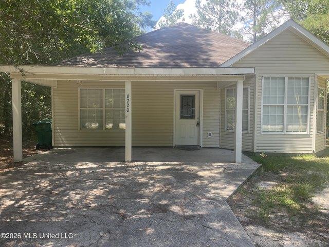 6220 W Jackson St, Bay Saint Louis, MS 39520