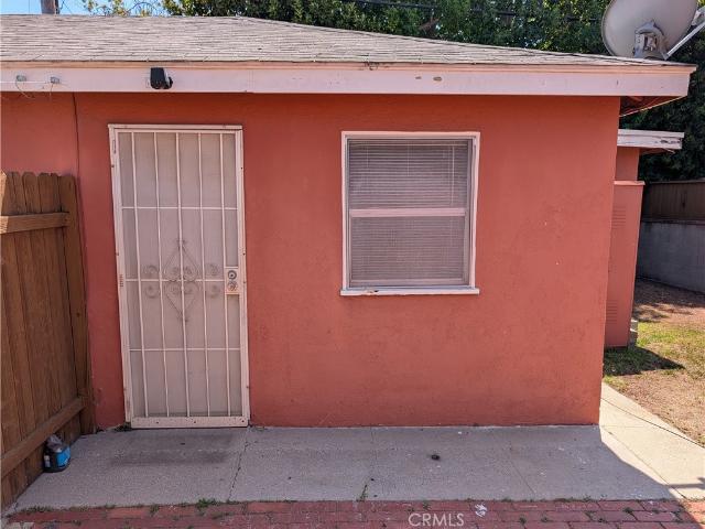 6220 1/2 S Fairfax