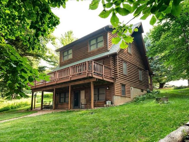 62212 Badger Ridge Rd, Ferryville, WI 54628
