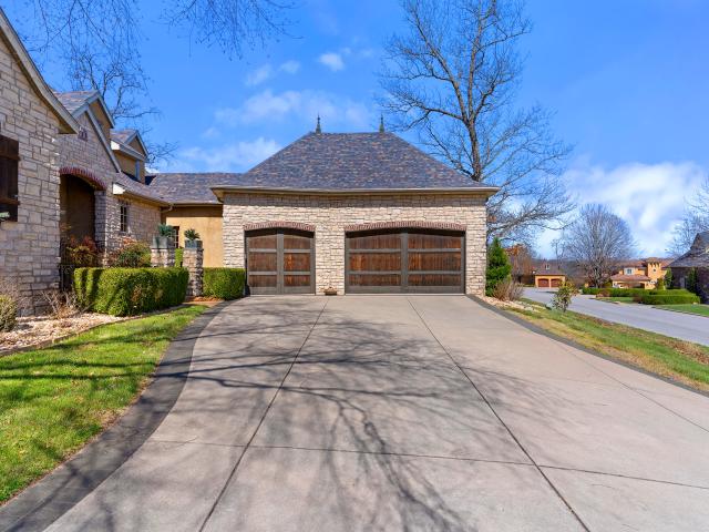6221 S Bluff Ridge Road