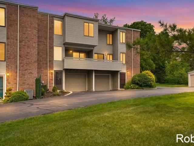 6223 Acropolis Dr SE Unit 49, Grand Rapids, MI 49546