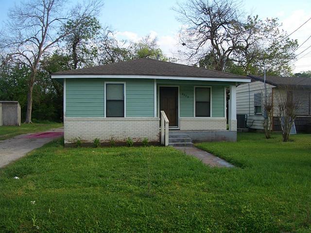 6223 Linton Ln, Texas City, TX 77591 | MLS #4586 | Compass