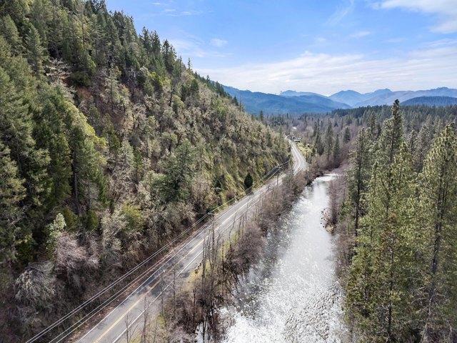 6223 Takilma Rd, Cave Junction, OR 97523