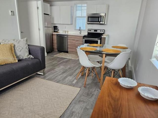 622 15th St #6, Miami Beach, FL 33139