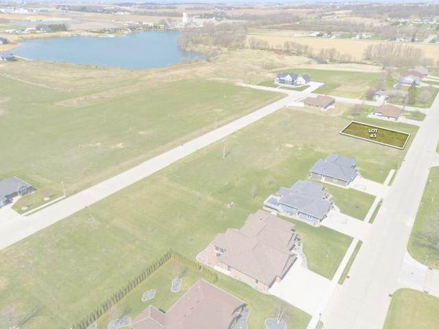 622 7th St SW, Dyersville, IA 52040