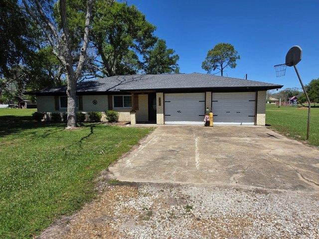 622 County Road 903A, Brazoria, TX 77422