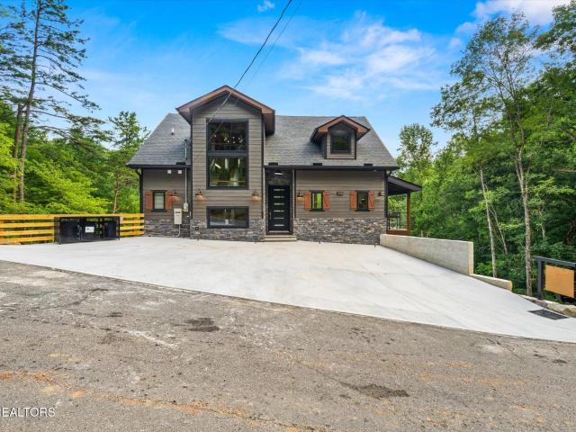 622 Coronation St, Gatlinburg, TN 37738 | MLS #1335