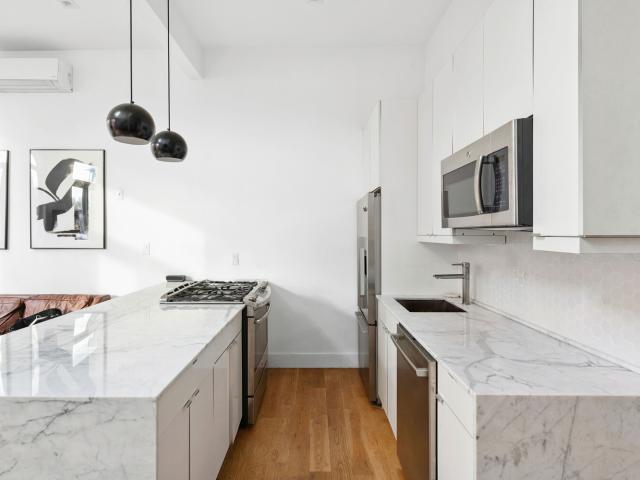 622 GRAND Avenue 303