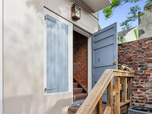 622 Dauphine Street # Upper