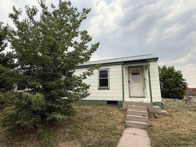 622 E 3rd St, Cheyenne, WY 82007