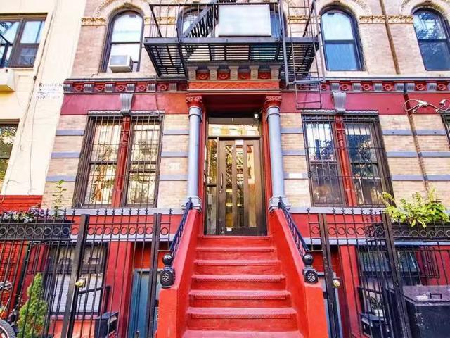 622 EAST 11TH STREET 3 BR / 2 BATH / DUPLEX / ROOF DECK 622.