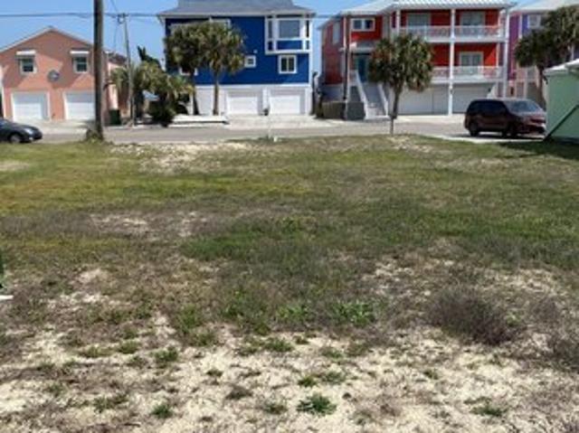 622 Fort Fisher Blvd S, Kure Beach, NC 28449