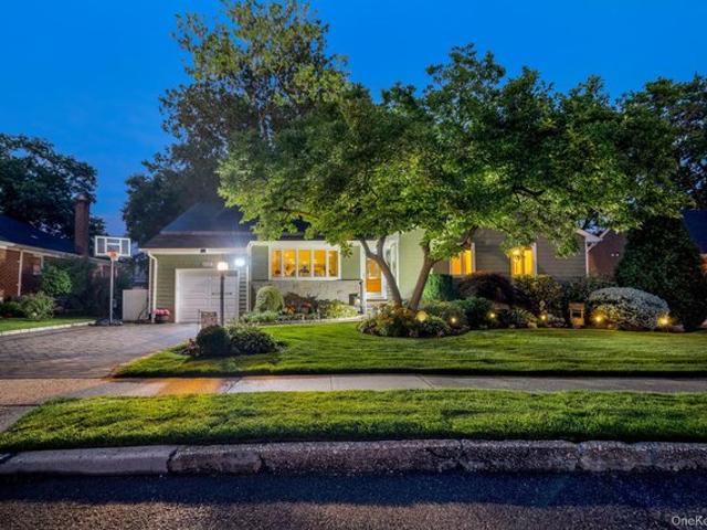 622 Harrison Ave, East Meadow, NY 11554