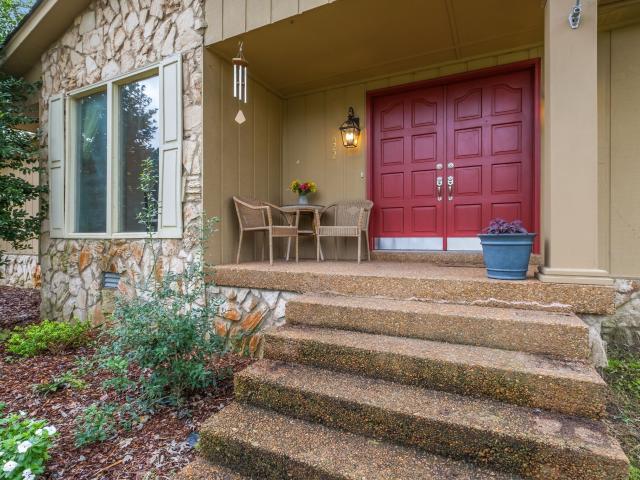 622 Oakwood Ter
