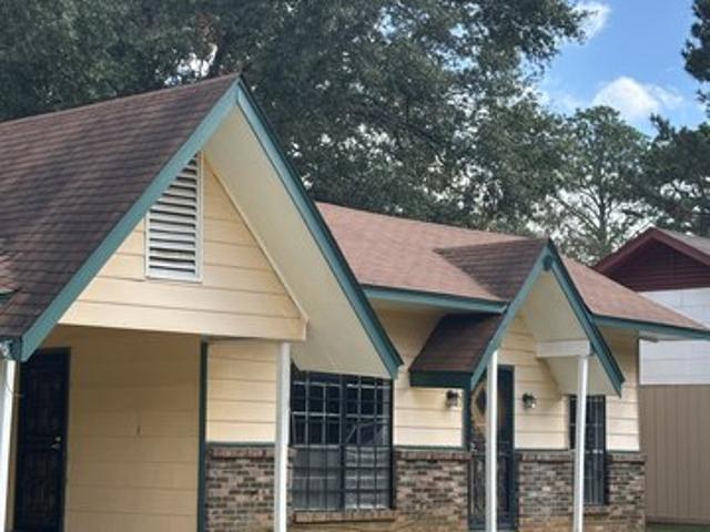622 Lake Glen Pl, Jackson, MS 39213
