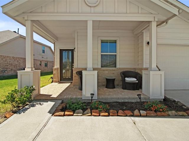 622 Little Cypress Ln, Baytown, TX 77523